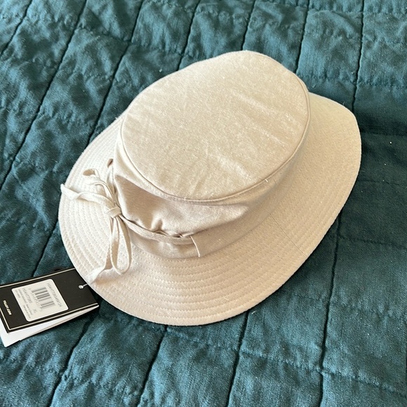 Tilley | Accessories | Tilley Recycled Modern Brimmed Floating Hat Nwt ...